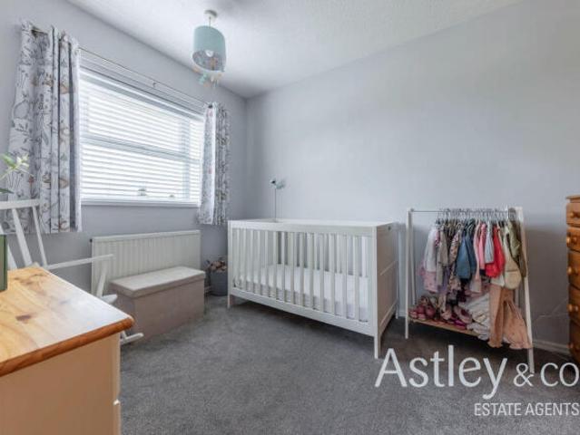 3 bedroom detached house for sale in Fieldfare Close, Spixworth, Norwich, NR10