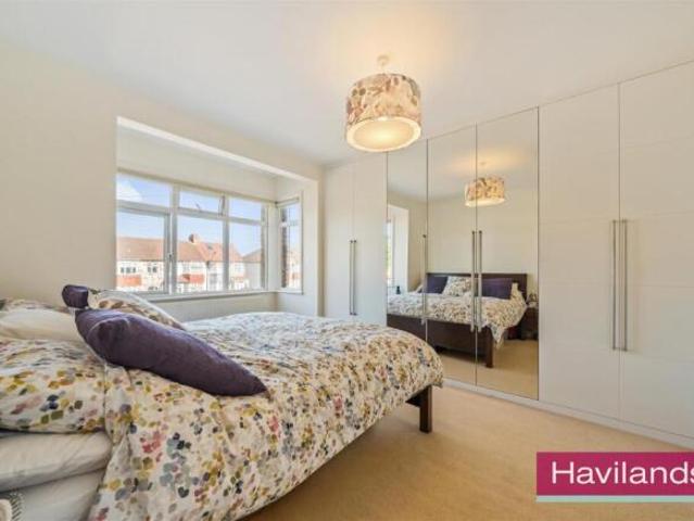 3 bedroom detached house for sale in Firs Lane, London, N13