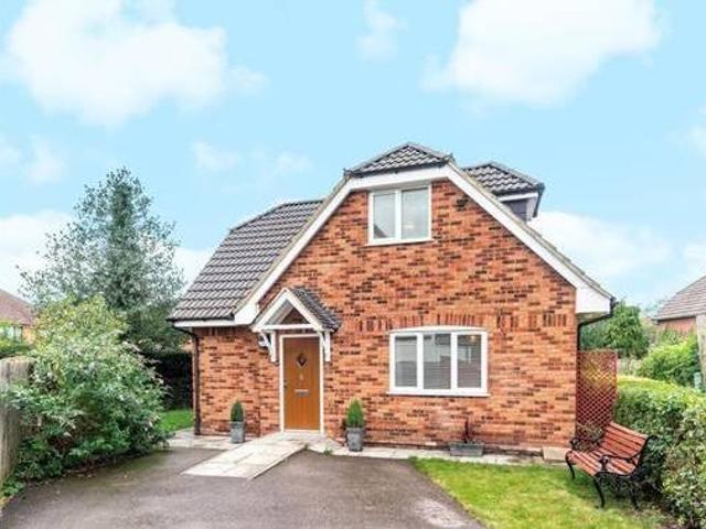 3 bedroom detached house for sale in Flitwick Road Westoning MK45 MK45