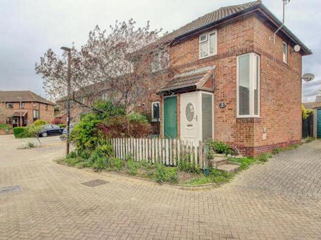 3 Bedroom Detached House For Sale In Furzton