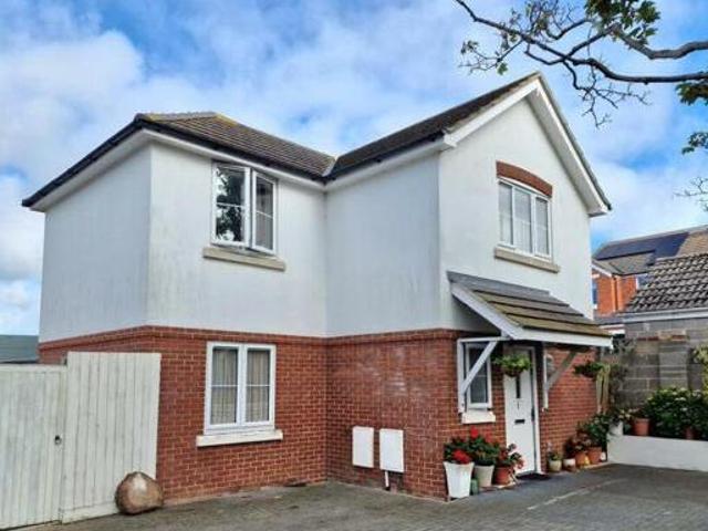 3 Bedroom Detached House For Sale In Knightsdale Road