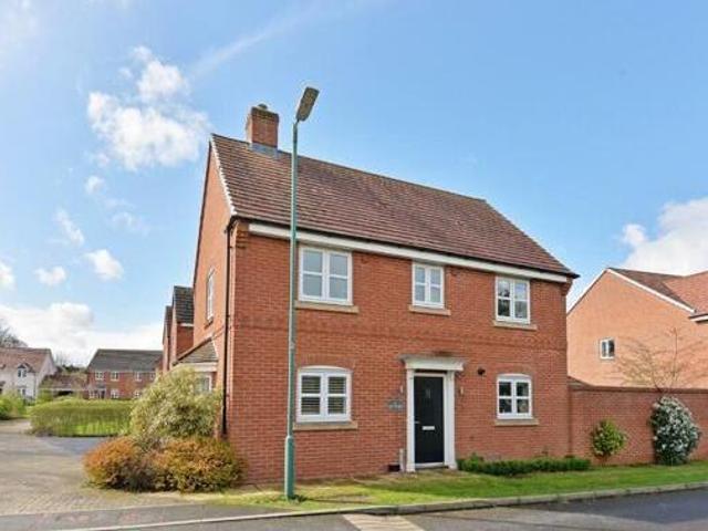 3 Bedroom Detached House For Sale In Knowle