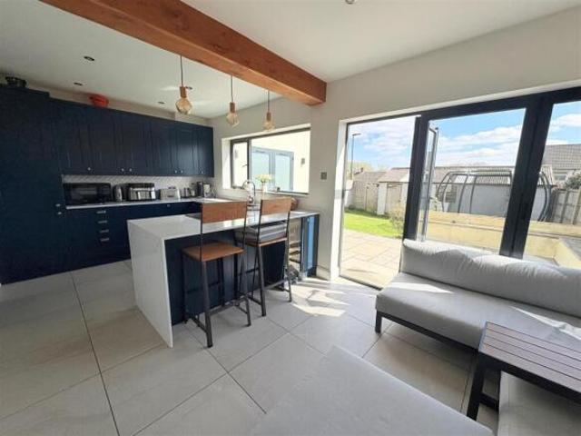 3 bedroom detached house for sale in Kathleen Road, Sholing, Southampton, SO19