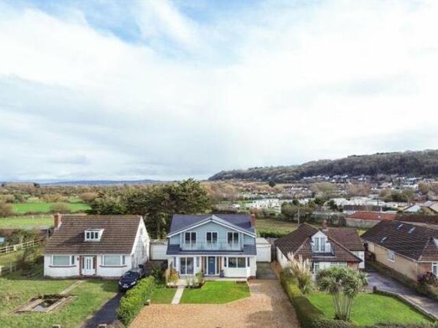 3 Bedroom Detached House For Sale In Kewstoke, Weston super mare