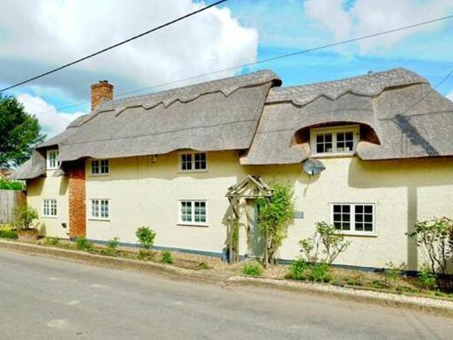 3 Bedroom Detached House For Sale In Keysoe, Bedford