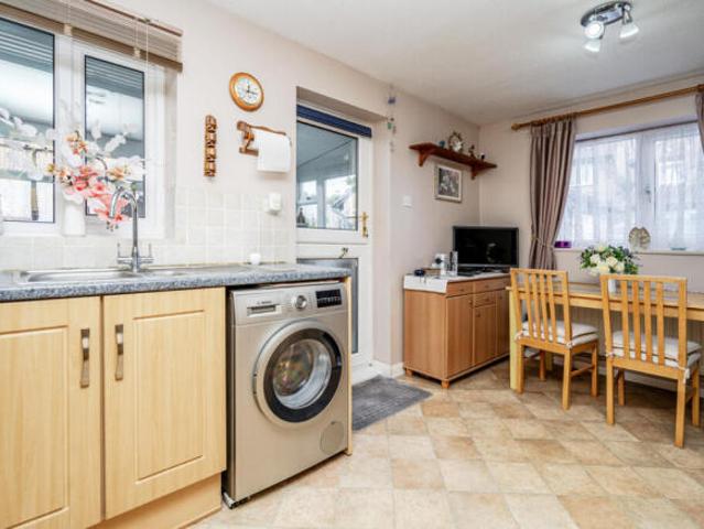 3 bedroom detached house for sale in Kelso Close, Bletchley, Milton Keynes, MK3