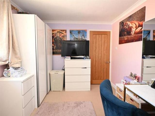 3 bedroom detached house for sale in Kenilworth Road, Basingstoke, RG23