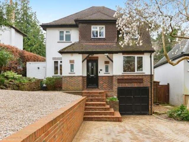 3 Bedroom Detached House For Sale In Kenley