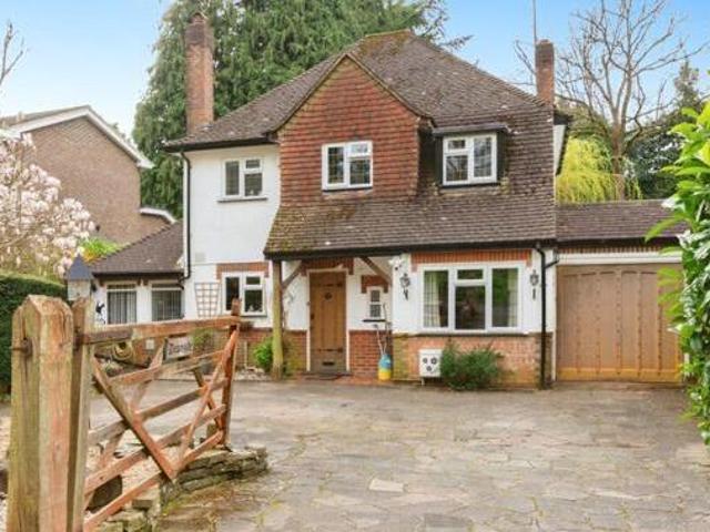 3 Bedroom Detached House For Sale In Kenley