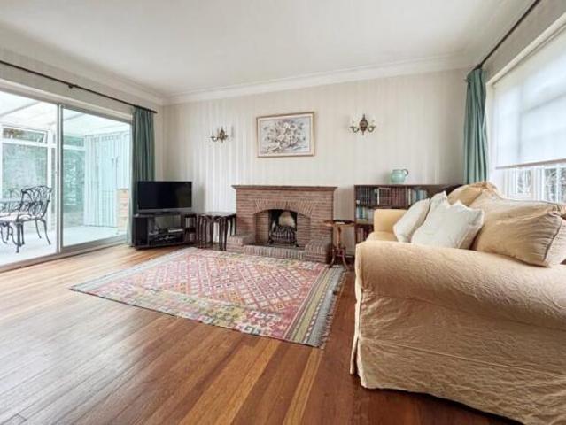 3 bedroom detached house for sale in Kenwood Drive, Beckenham, BR3