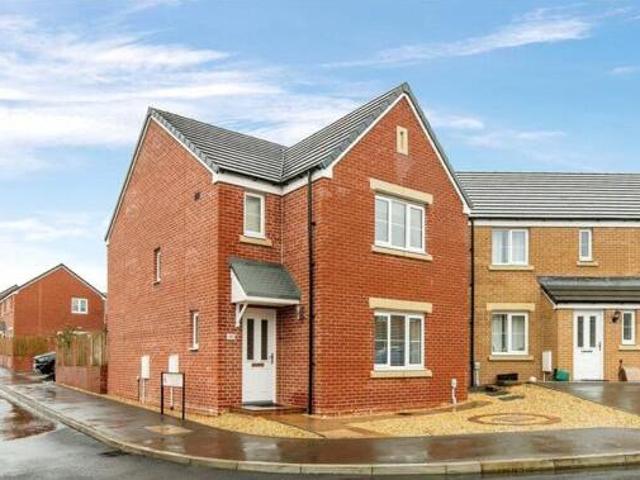 3 Bedroom Detached House For Sale In Kidwelly, Carmarthenshire