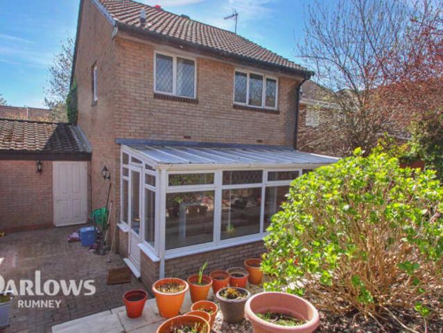 3 bedroom detached house for sale in Kingfisher Close, Cardiff, CF3