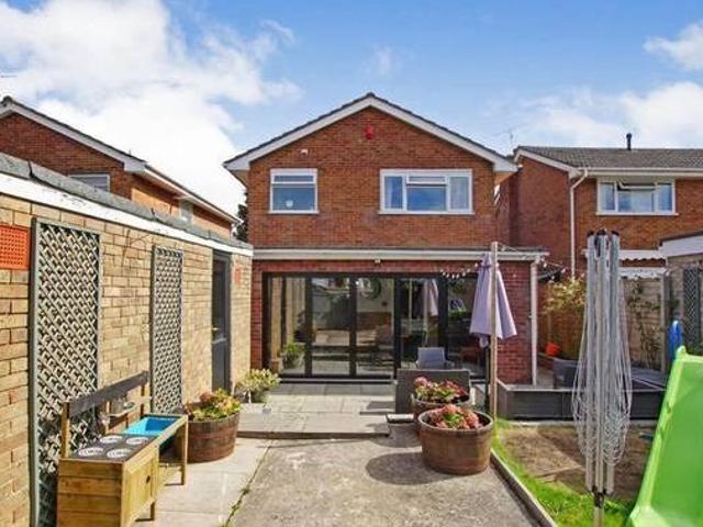 3 bedroom detached house for sale in Kingfisher Road Chipping Sodbury Bristol BS37