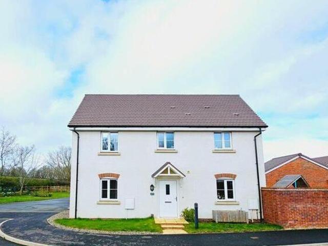 3 Bedroom Detached House For Sale In Kingstone