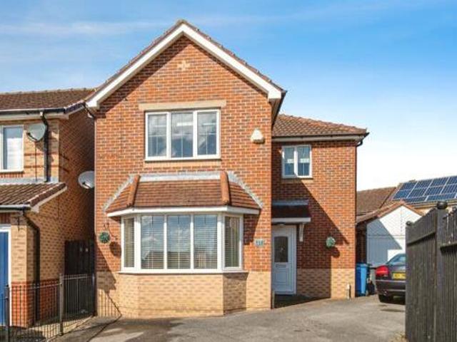 3 Bedroom Detached House For Sale In Kingswood