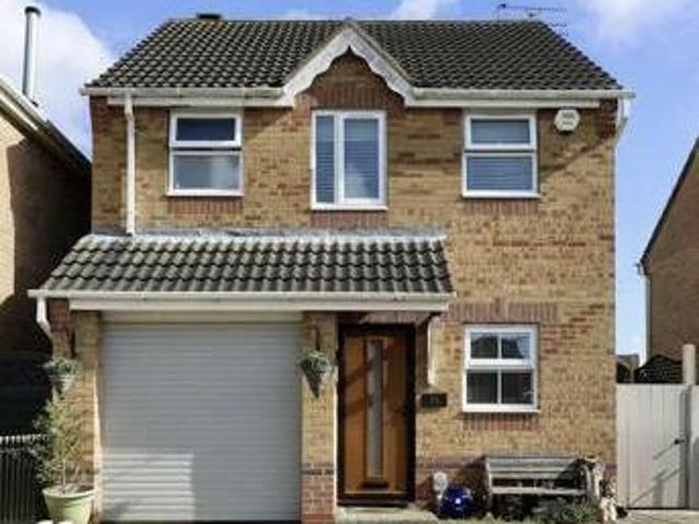 3 Bedroom Detached House For Sale In Kingswood