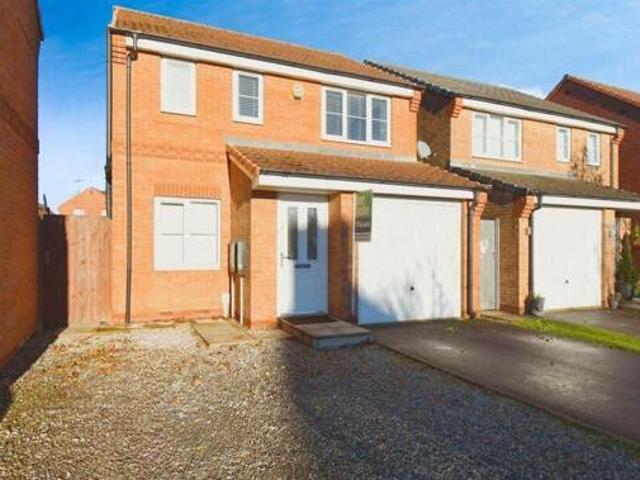 3 Bedroom Detached House For Sale In Kingswood