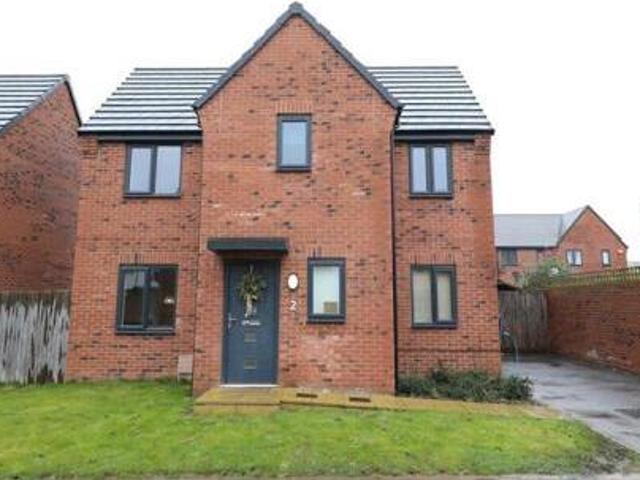 3 Bedroom Detached House For Sale In Kingswood