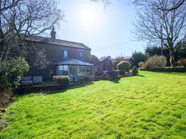 3 bedroom detached house for sale in Hougomont, Low Lane, Queensbury BD13
