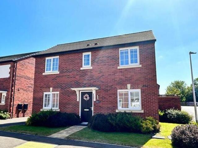3 Bedroom Detached House For Sale In Houlton