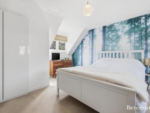 4 bedroom detached house for sale in Hogarth Avenue, Brentwood, CM15