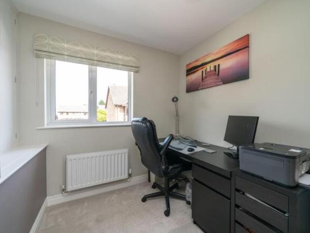 3 bedroom detached house for sale in Holly Farm Close, Caddington, LU1