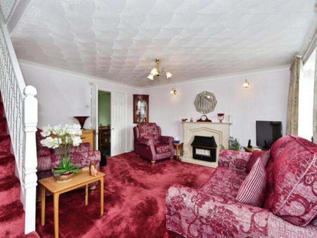 3 bedroom detached house for sale in Hollybank Drive, Sheffield, South Yorkshire, S12