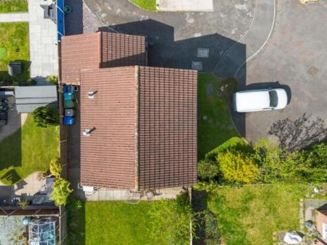 3 bedroom detached house for sale in Holyhead Close, Callands, WA5