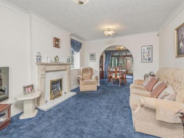 3 bedroom detached house for sale in Hopefield Way, Rothwell, Leeds, LS26
