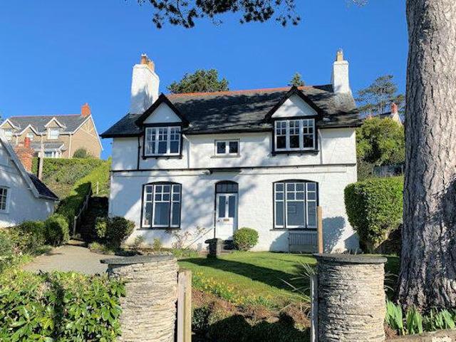 3 Bedroom Detached House For Sale In Hopeland Road