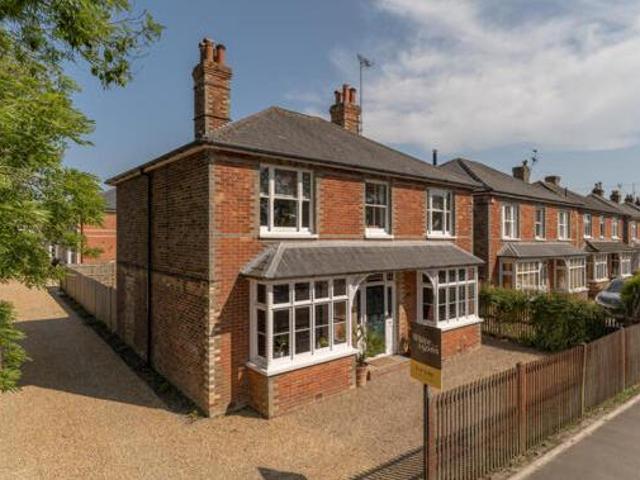 3 Bedroom Detached House For Sale In Horley, Surrey