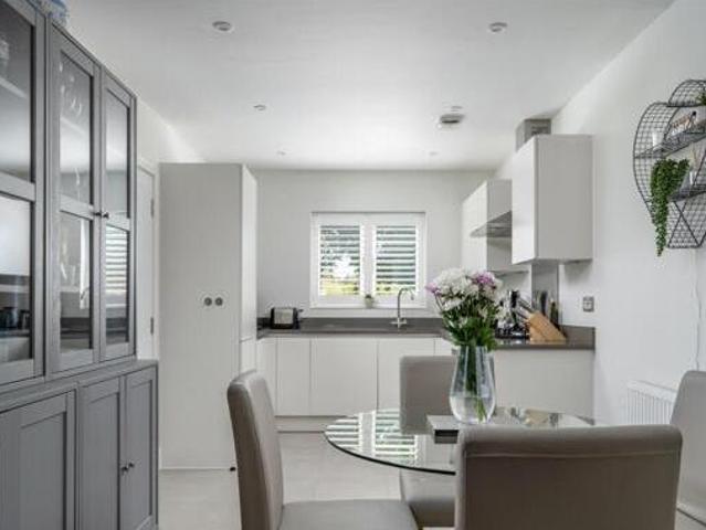 3 Bedroom Detached House For Sale In Horley