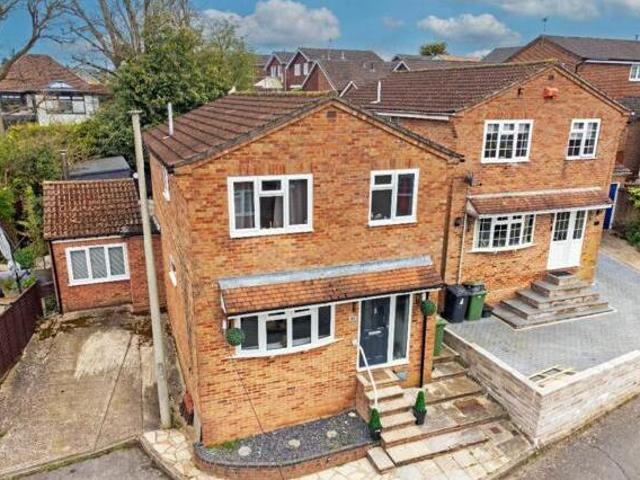 3 Bedroom Detached House For Sale In Horndean