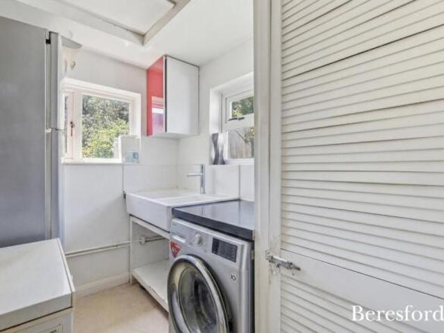 3 bedroom detached house for sale in Horseman Side, Brentwood, CM14
