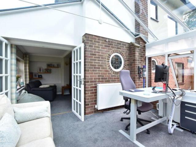 3 bedroom detached house for sale in Horseshoe Lane, Watford, WD25 7JQ, WD25