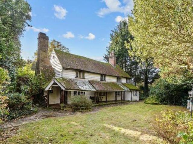 3 Bedroom Detached House For Sale In Horsham