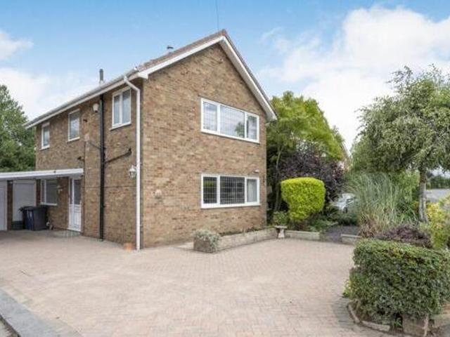 3 Bedroom Detached House For Sale In Hatfield