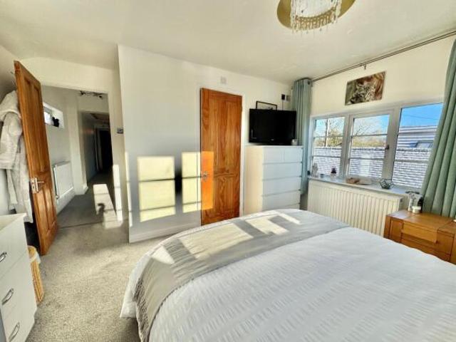 3 bedroom detached house for sale in Hawkes Mill Lane, Allesley, CV5