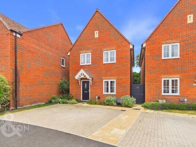 3 bedroom detached house for sale in Hawthorn Drive, Rackheath, Norwich, NR13