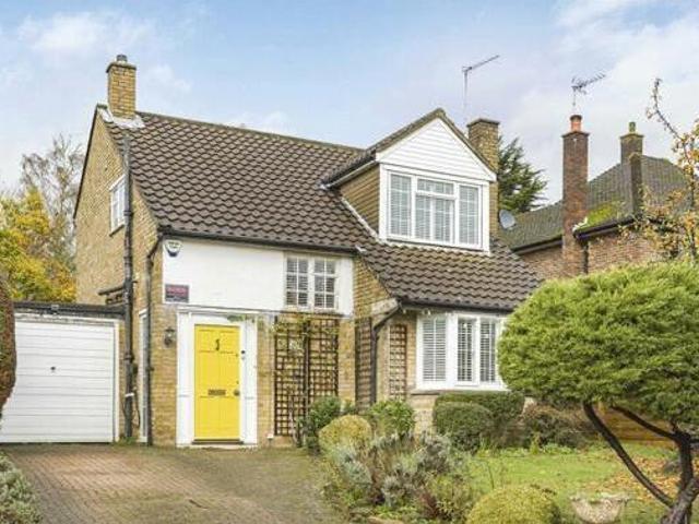 3 Bedroom Detached House For Sale In Hadley Wood