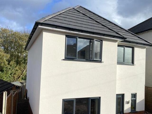 3 Bedroom Detached House For Sale In Halesowen, West Midlands