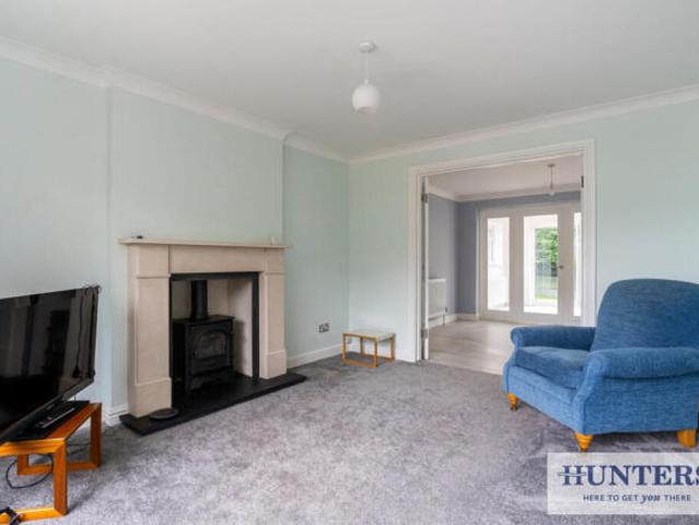 3 bedroom detached house for sale in Hall Park Avenue, Horsforth, Leeds, LS18