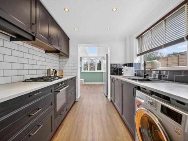 3 bedroom detached house for sale in Hall Park Avenue, Horsforth, Leeds, West Yorkshire, LS18
