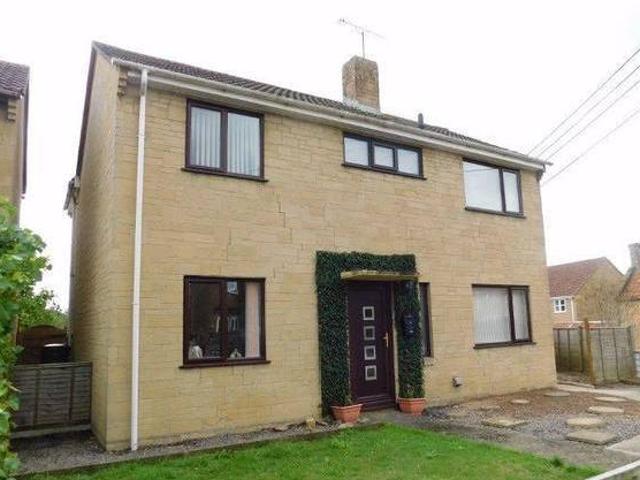 3 bedroom detached house for sale in Hamdon Close StokeSubHamdon TA14