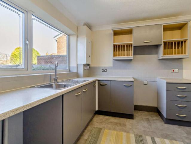 3 bedroom detached house for sale in Harcourt Close, Doncaster, DN4