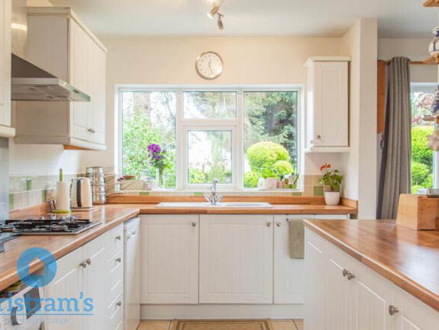 3 bedroom detached house for sale in Harrow Road, Wollaton, NG8