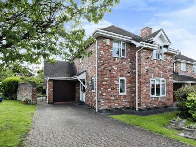 3 Bedroom Detached House For Sale In Hartford