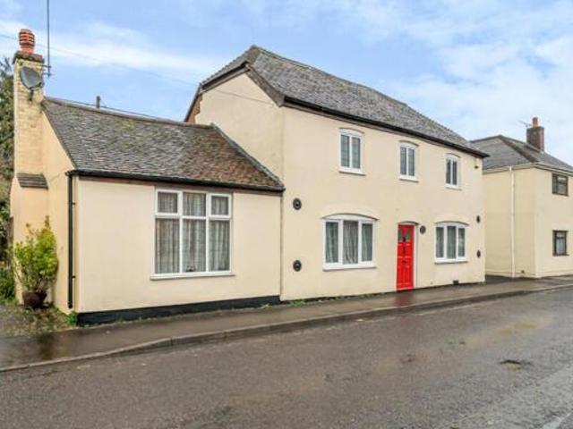 3 Bedroom Detached House For Sale In Heytesbury