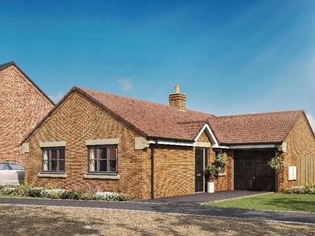 3 bedroom detached house for sale in Headland Way Navenby LN5 0TR LN5