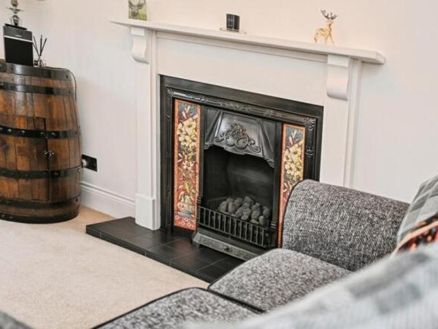 3 bedroom detached house for sale in Heath Road, Penketh, Warrington, Cheshire, WA5